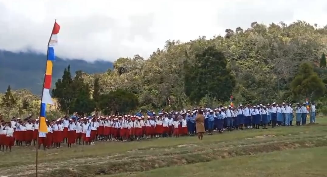 Distrik Ilugwa Gelar Upacara Bendera Peringati HUT RI ke-78 - Papua Bangkit