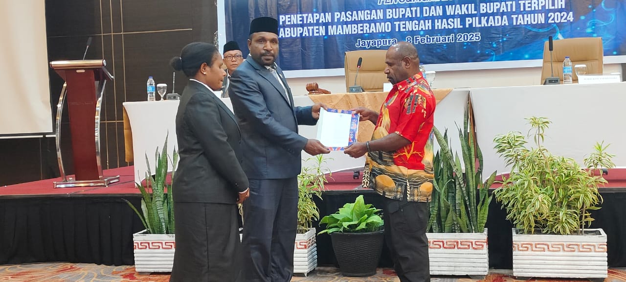 Sah! DPRD Mamteng Resmi Tetapkan Yonas Kenelak-Itaman Tago Sebagai ...