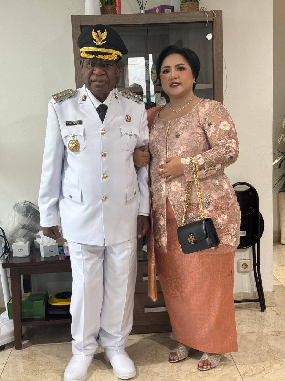 Yonas Kenelak-Itaman Thago Catat Sejarah Dilantik Presiden Prabowo di ...