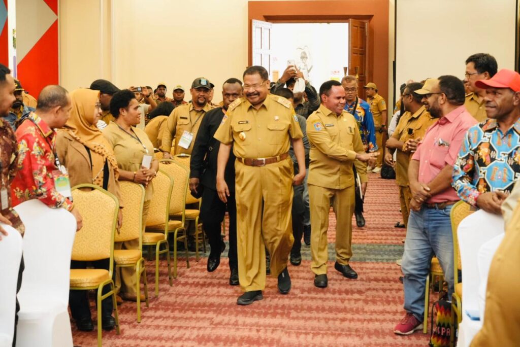 Mengenal Sosok Marthen Kogoya, Kepala Bapperida Provinsi Papua ...