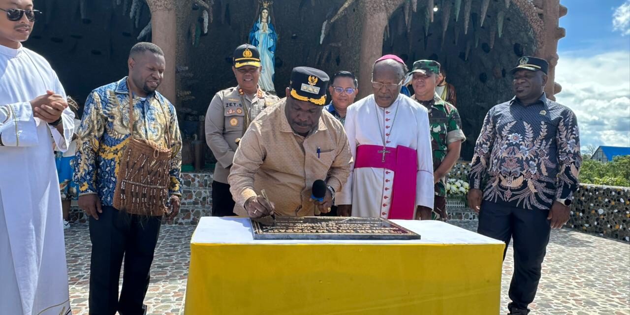 Resmikan Taman Doa Matopai/Hanowene, Uskup Jayapura dan Bupati Yahukimo ...